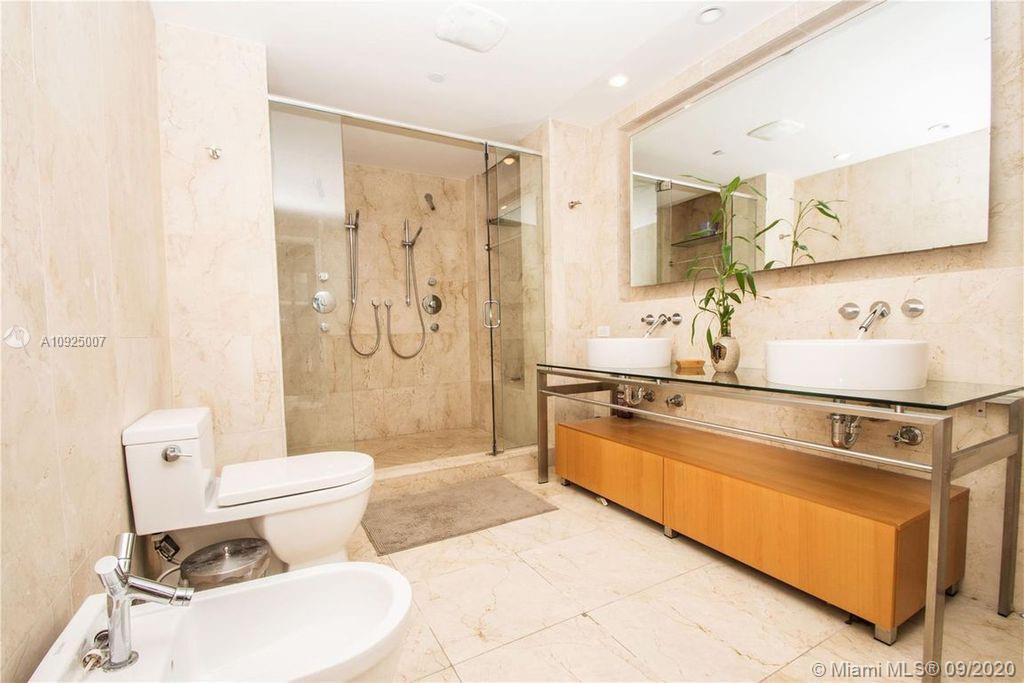 6000 Collins Ave #138, Miami Beach | MLS# A10925007 | Closed Sale