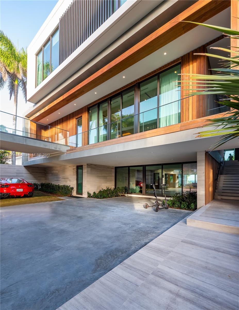 Exclusive Listings - Nelson Gonzalez Nelson Gonzalez