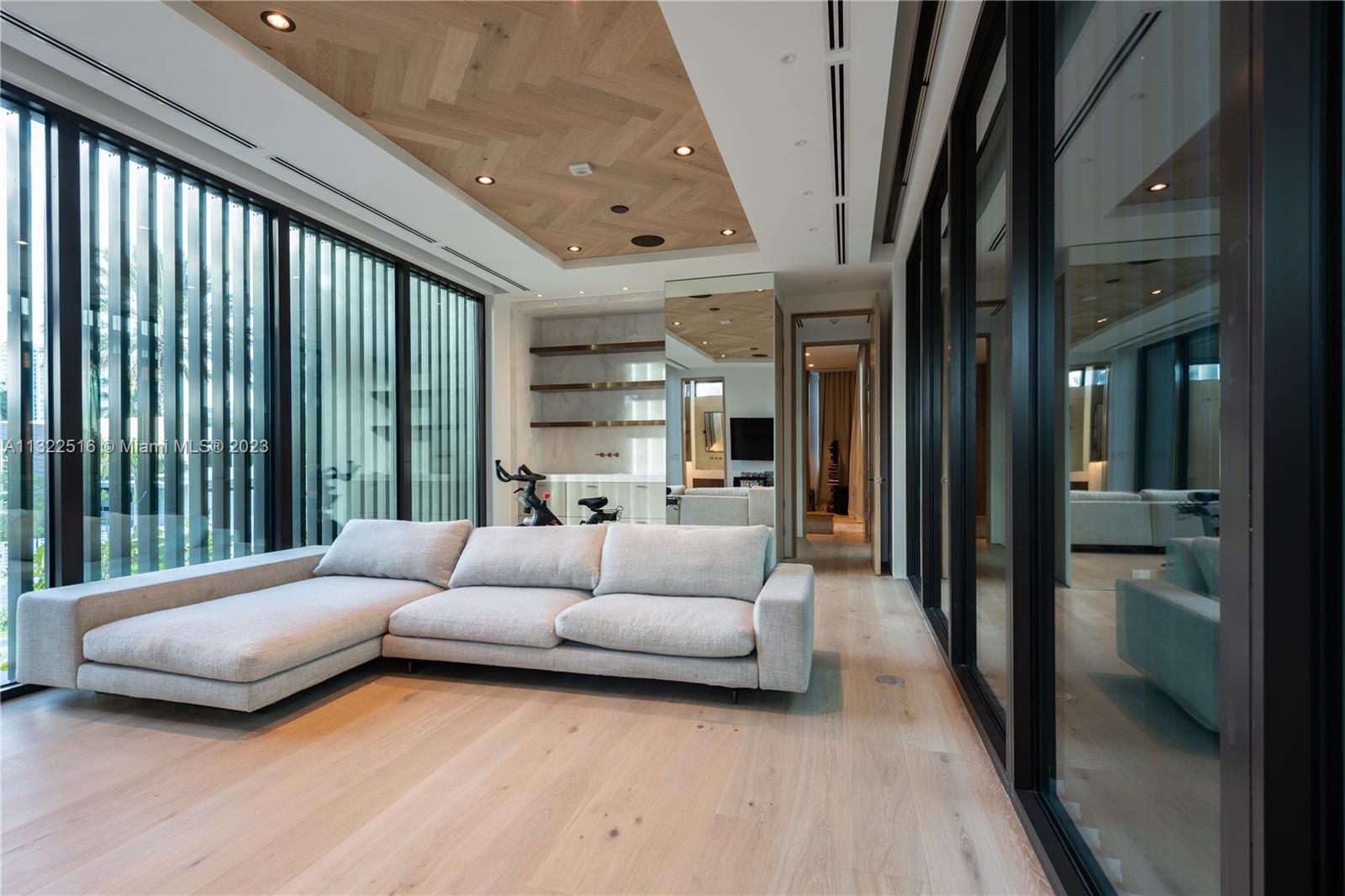 Exclusive Listings - Nelson Gonzalez Nelson Gonzalez