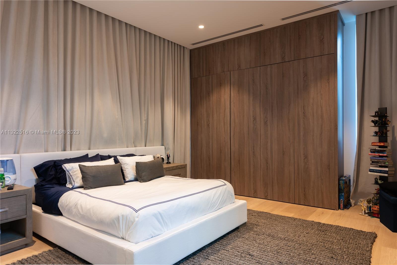 Exclusive Listings - Nelson Gonzalez Nelson Gonzalez