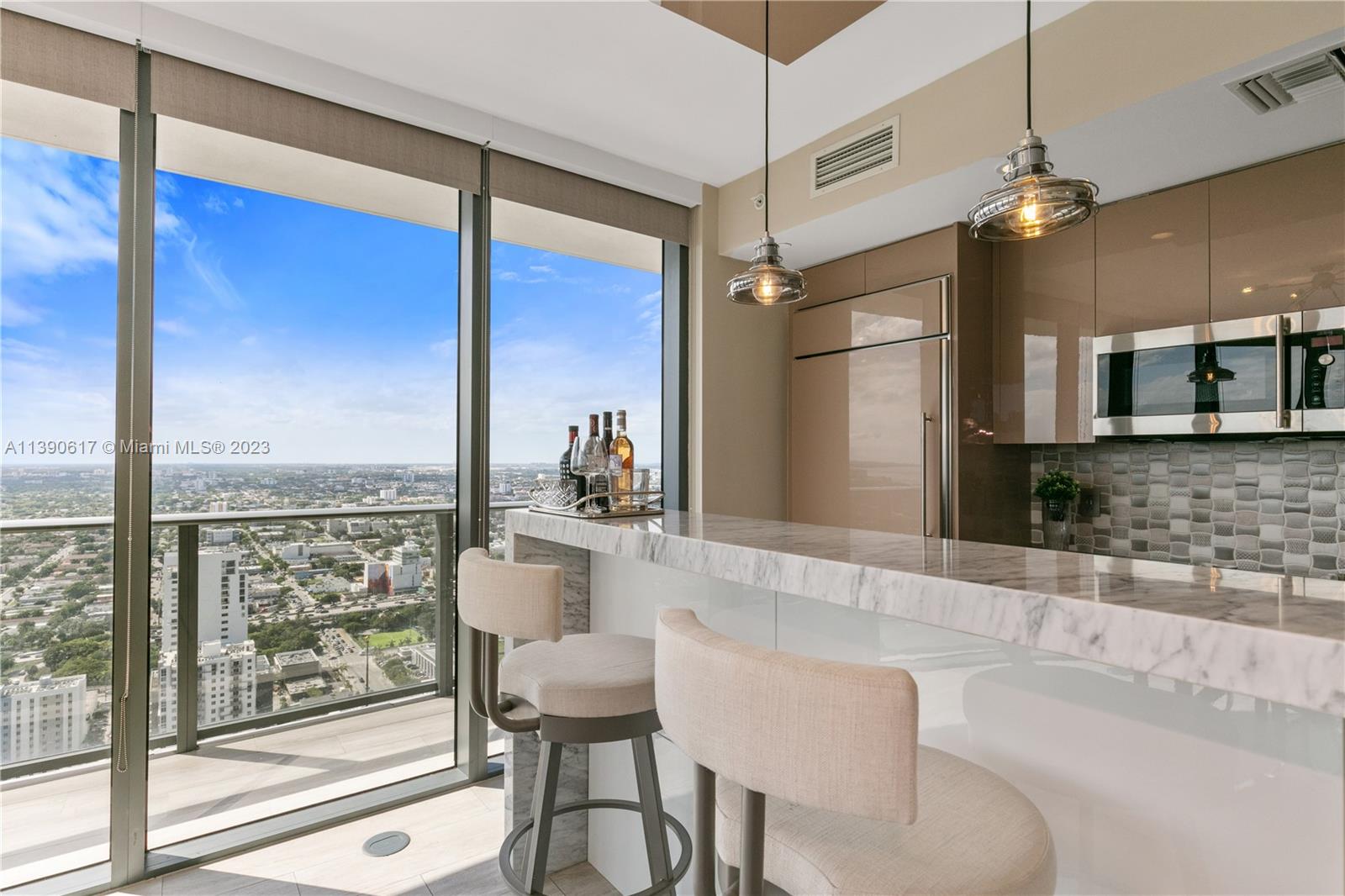 55 SW 9th St #4006, Miami, FL 33130 | A11390617 | Closed Rental