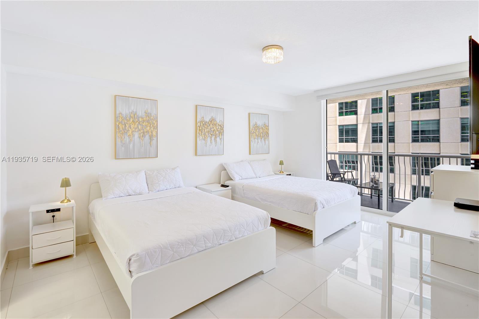 1200 Brickell Bay Dr #2504, Miami, FL 33131 | A11935719 | For Sale