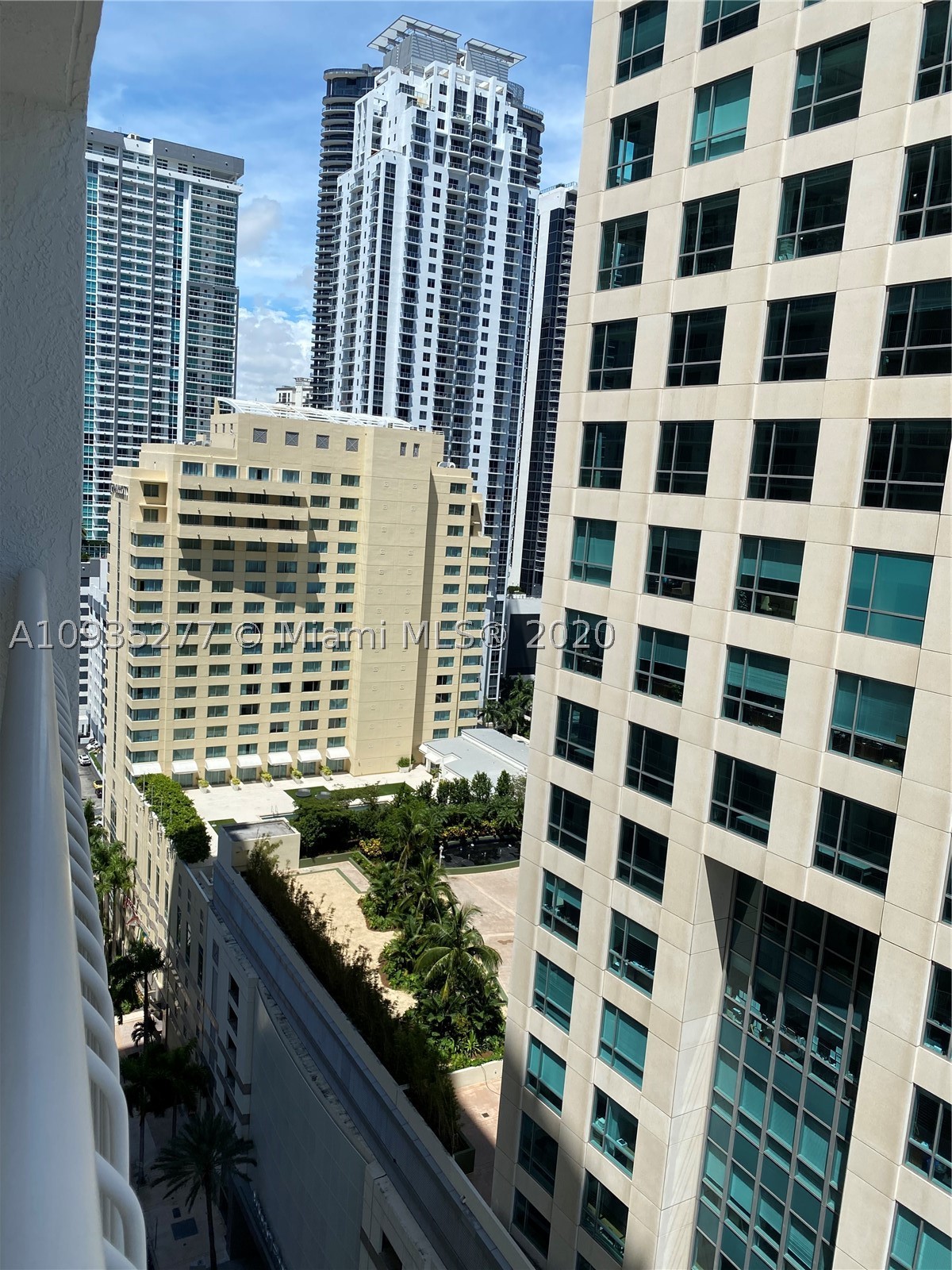 1200 Brickell Bay Dr #2506, Miami, FL 33131 | A10935277 | Closed Rental