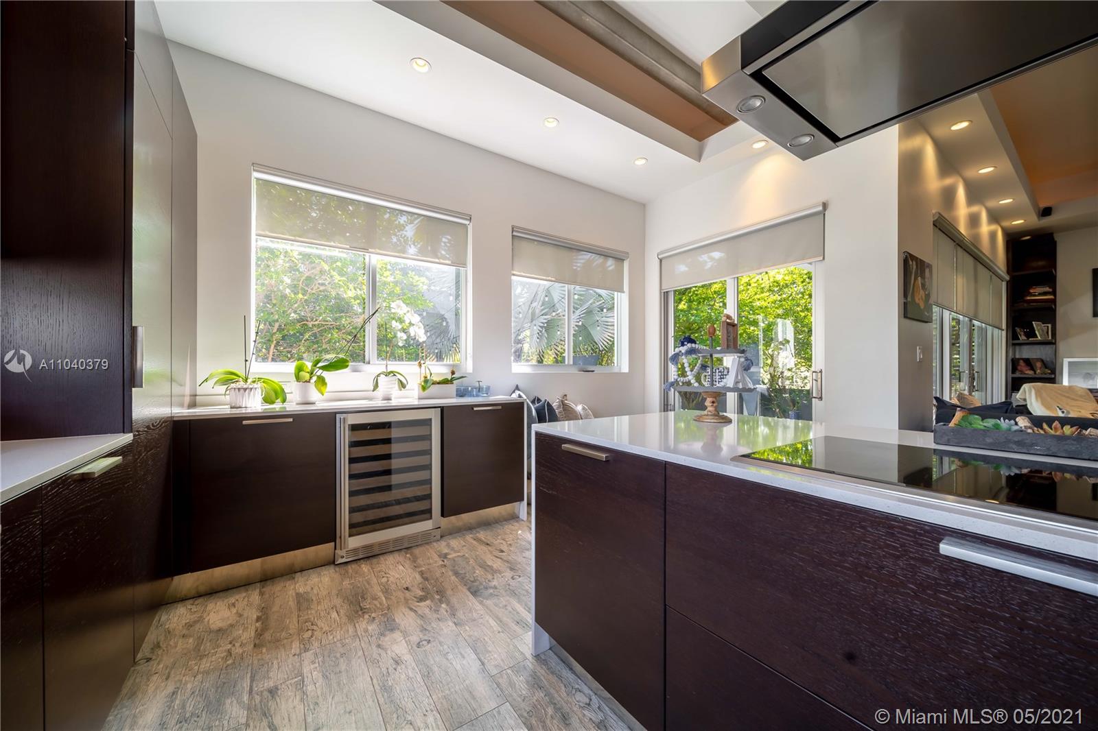 101 SW 21st Rd, Miami, FL 33129 | A11040379 | Closed Sale