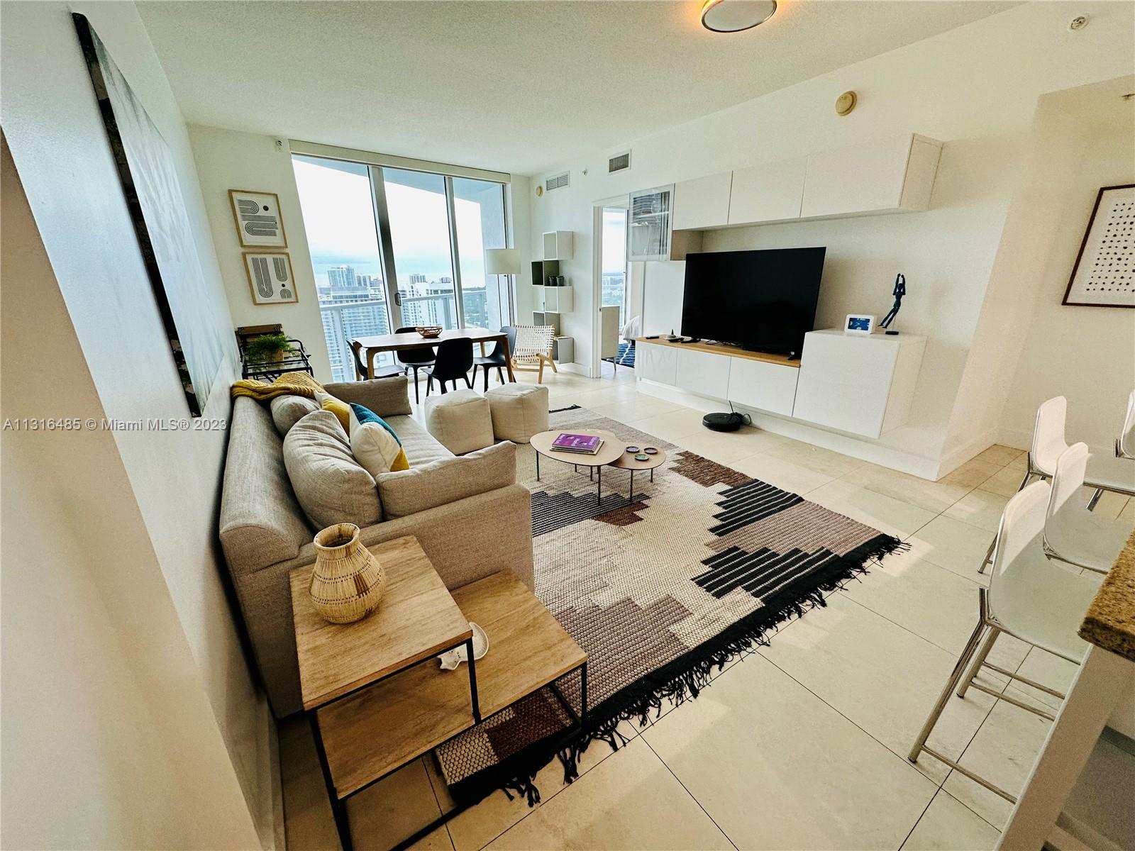 185 SW 7th St #3002, Miami, FL 33130 | A11316485 | Closed Rental