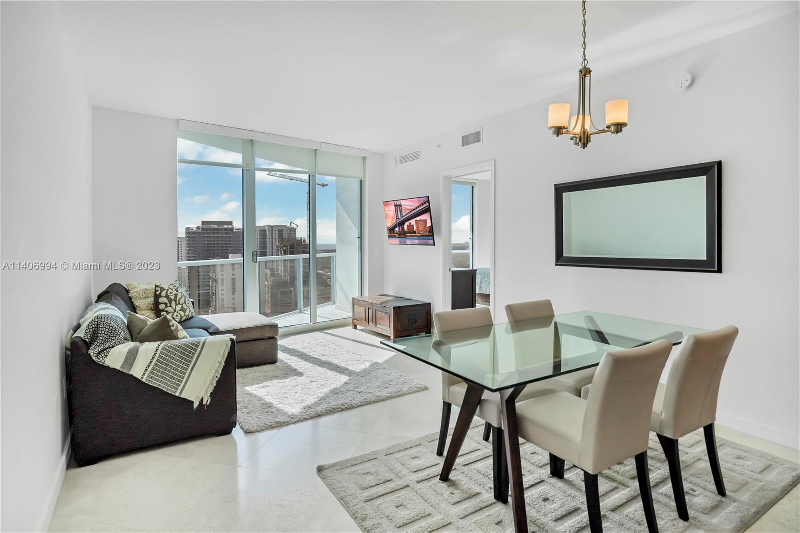 185 SW 7th St #2002, Miami, FL 33130 | A11406994 | Closed Rental